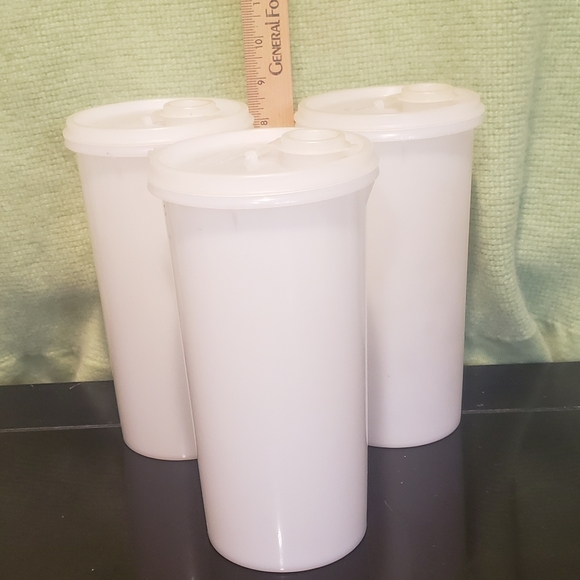 Tupperware | Kitchen | 3 Vintage Tupperware 5qt Handolier Pitchers W ...